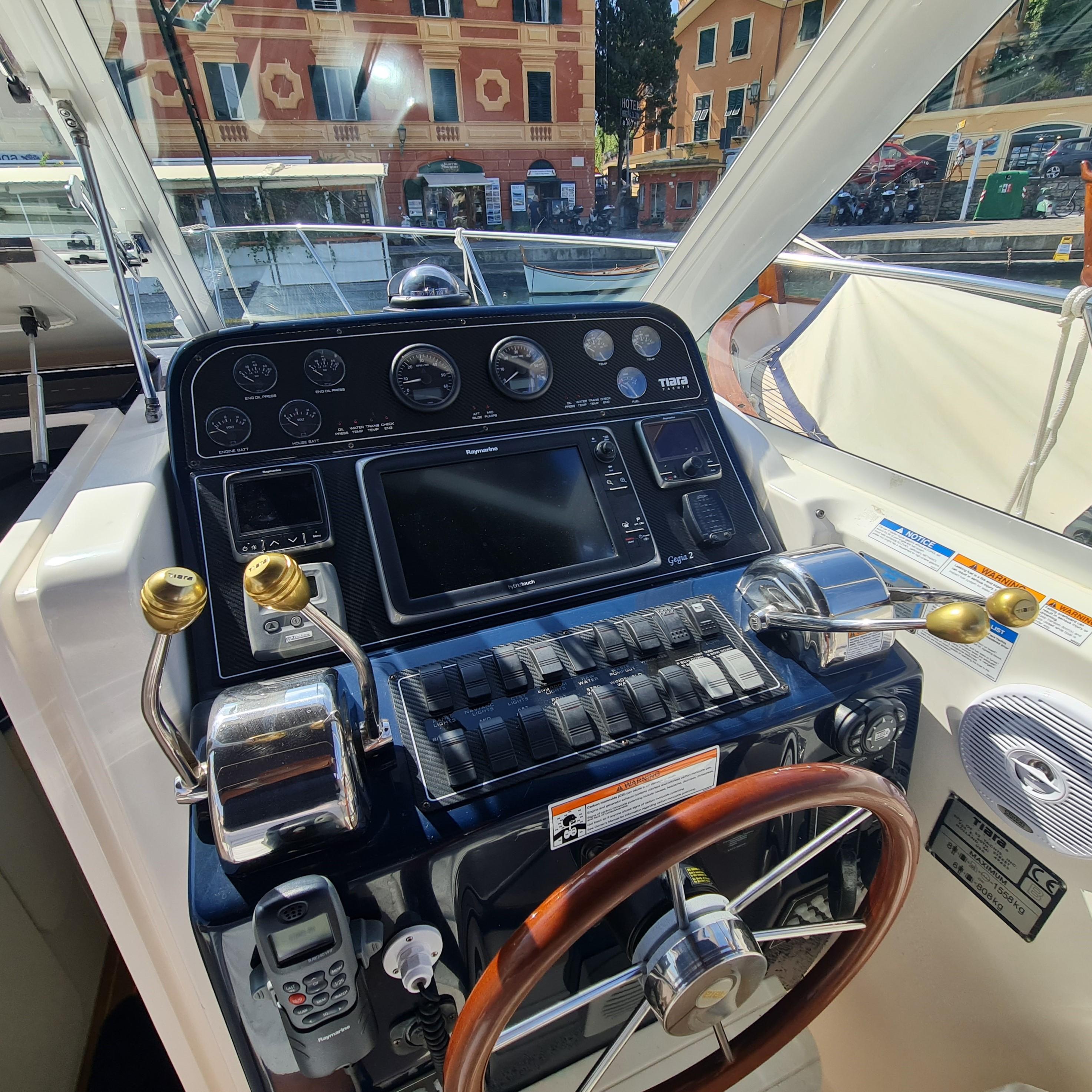 2006 Tiara Yachts 2900 Coronet Express Cruiser for sale - YachtWorld