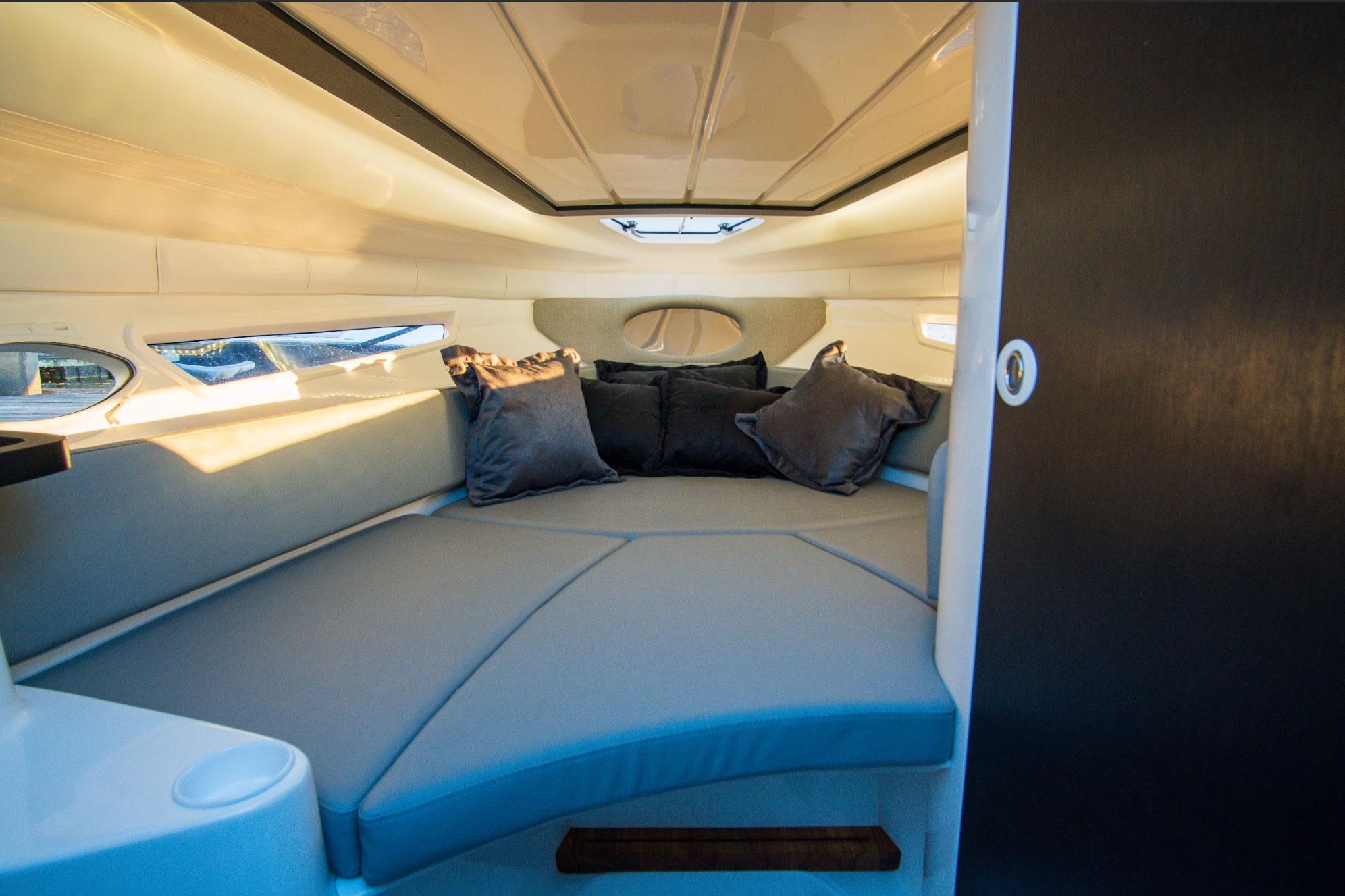 2024 Hanover 305 Motor Yachts for sale - YachtWorld