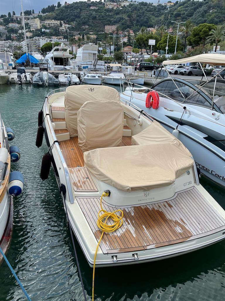 2021 Invictus GT280 Express Cruiser for sale - YachtWorld