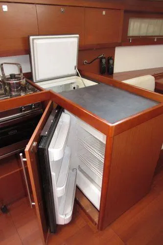 Meraki Yacht for Sale | 41 Beneteau Yachts Annapolis, MD | Denison ...