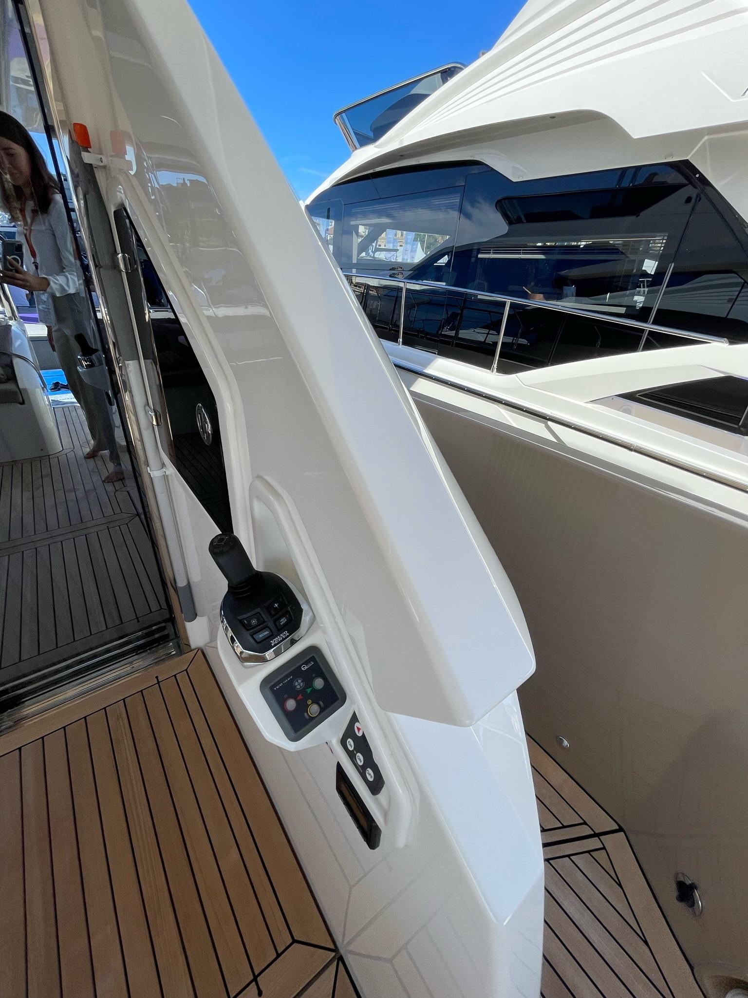 2019 Absolute 62 Fly Flybridge for sale - YachtWorld