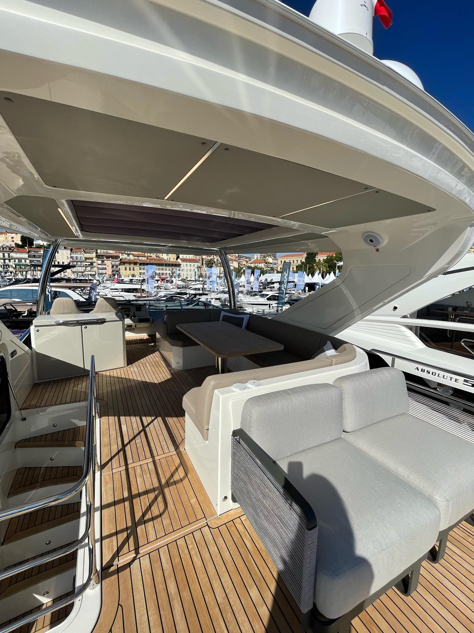 2019 Absolute 62 Fly Flybridge for sale - YachtWorld