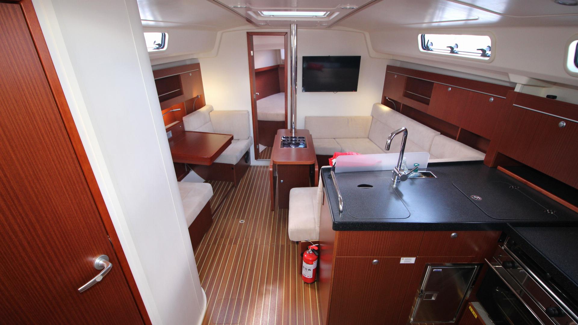 Used 2017 Hanse 385 | TopBoats