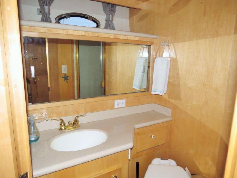 2000 Navigator 5300 Motor Yachts for sale - YachtWorld