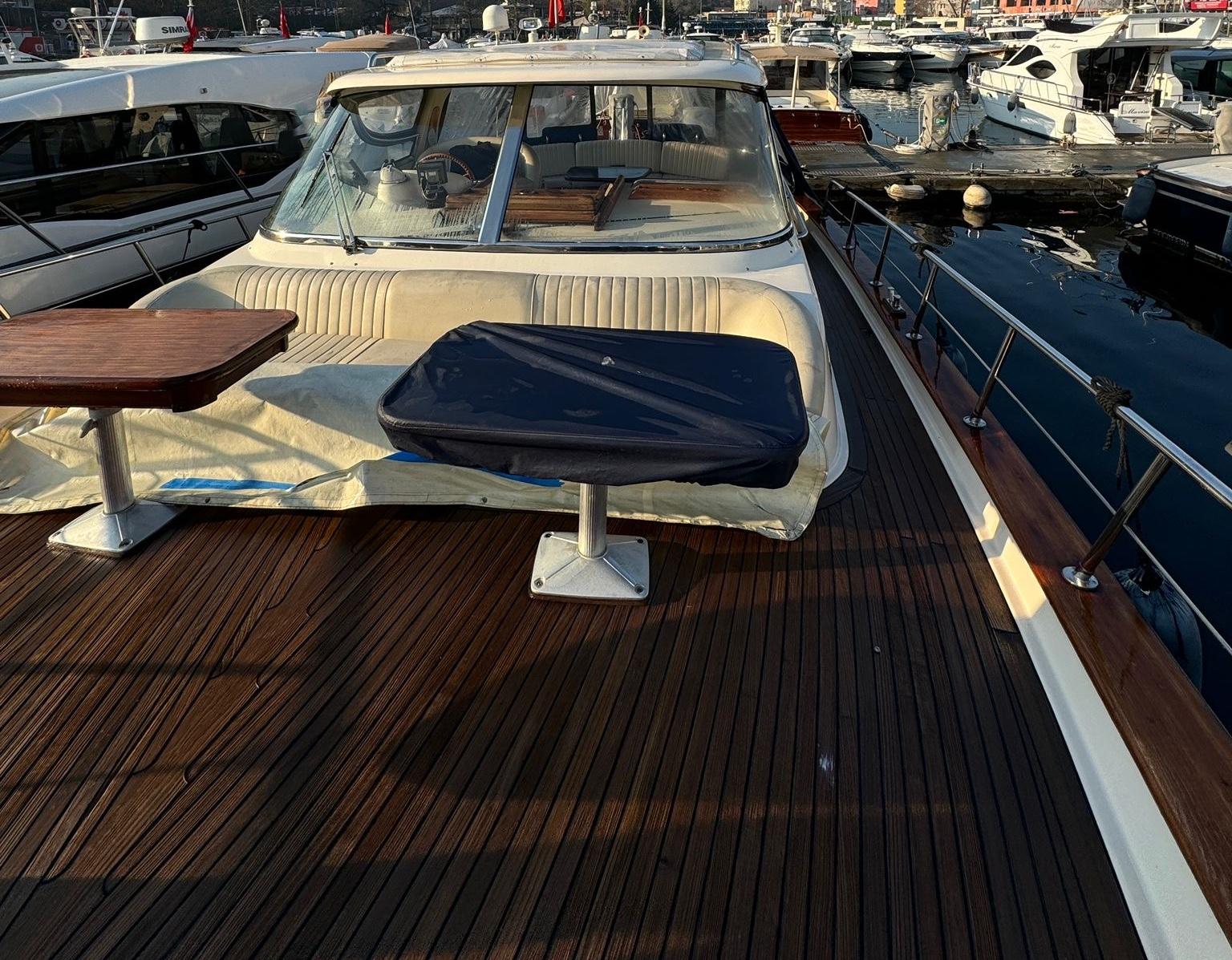 2005 Fratelli Aprea Sorrento 36 Hard Top Cruiser for sale - YachtWorld