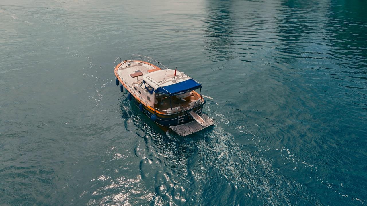 2005 Fratelli Aprea Sorrento 36 Hard Top Cruiser for sale - YachtWorld