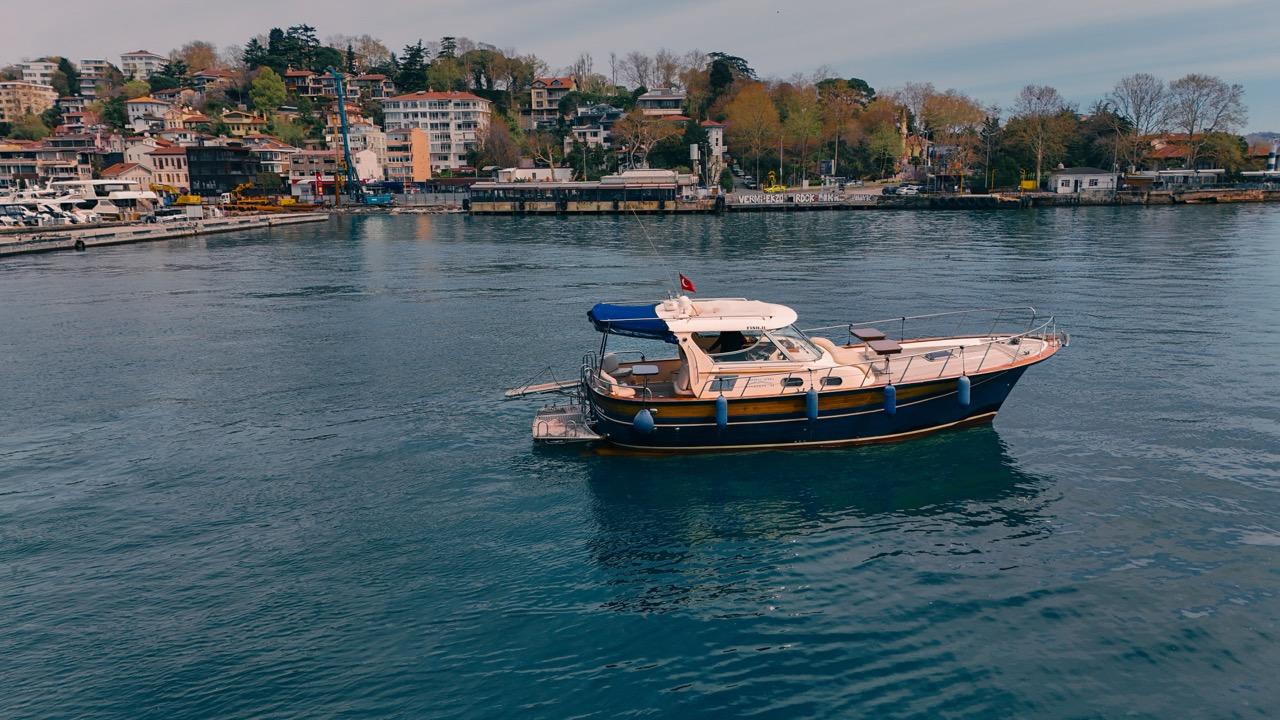 2005 Fratelli Aprea Sorrento 36 Hard Top Cruiser for sale - YachtWorld