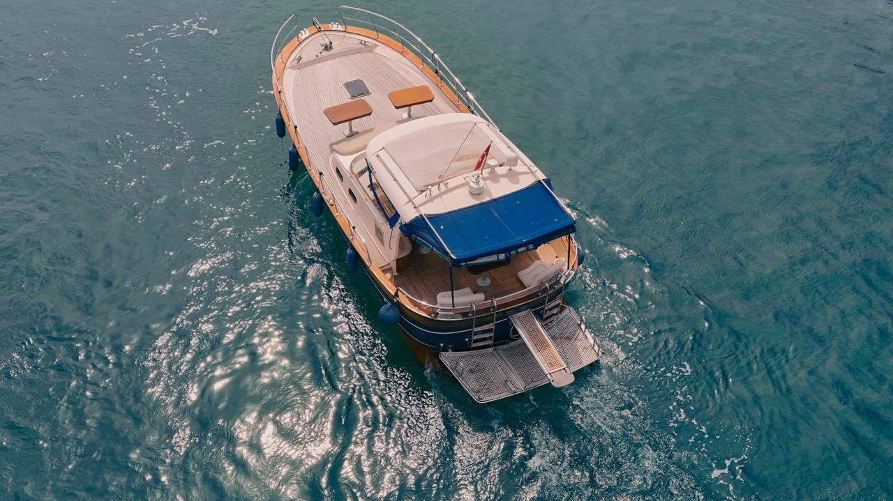 2005 Fratelli Aprea Sorrento 36 Hard Top Cruiser for sale - YachtWorld