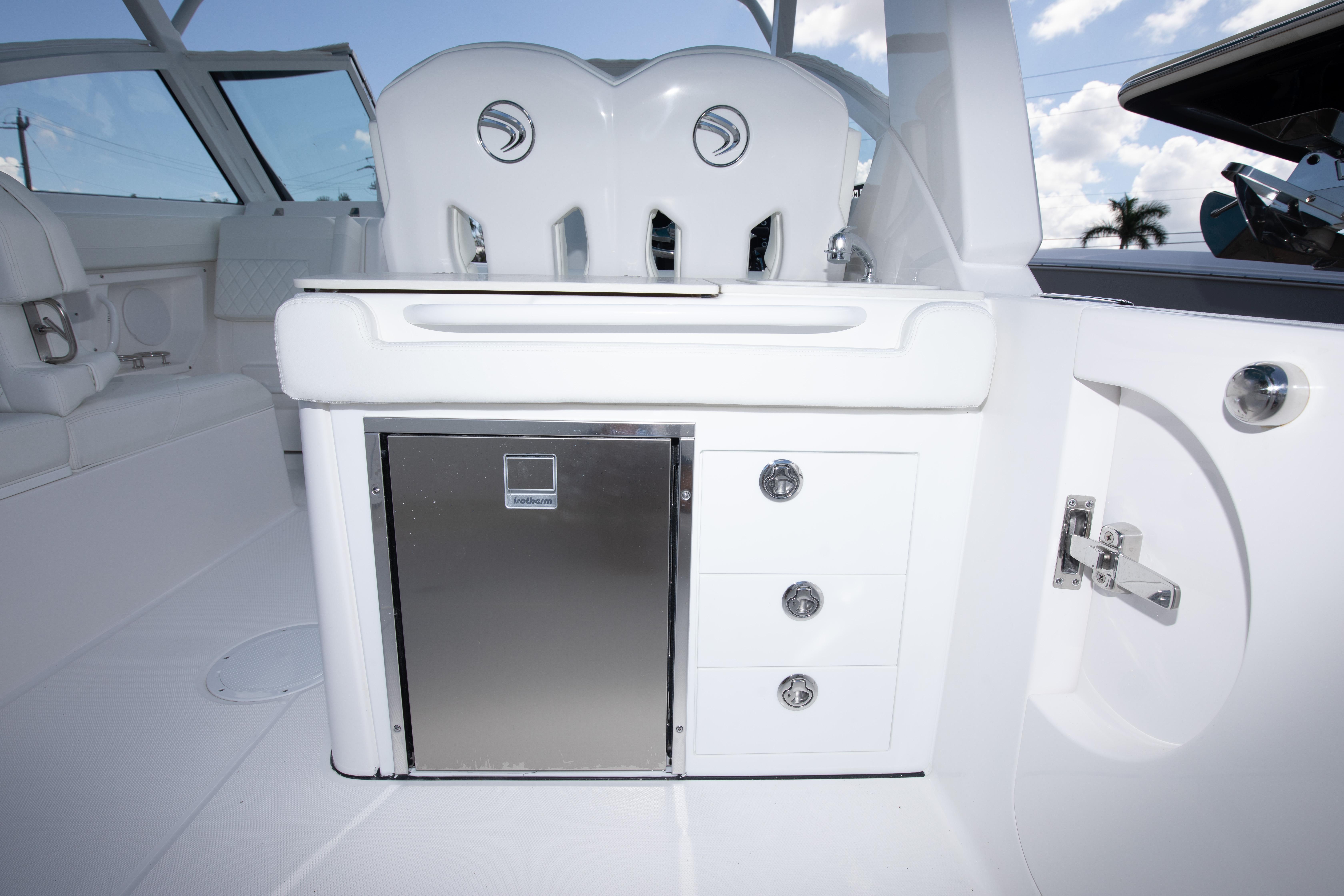 2024 Edgewater 262 CX Dual Console for sale - YachtWorld