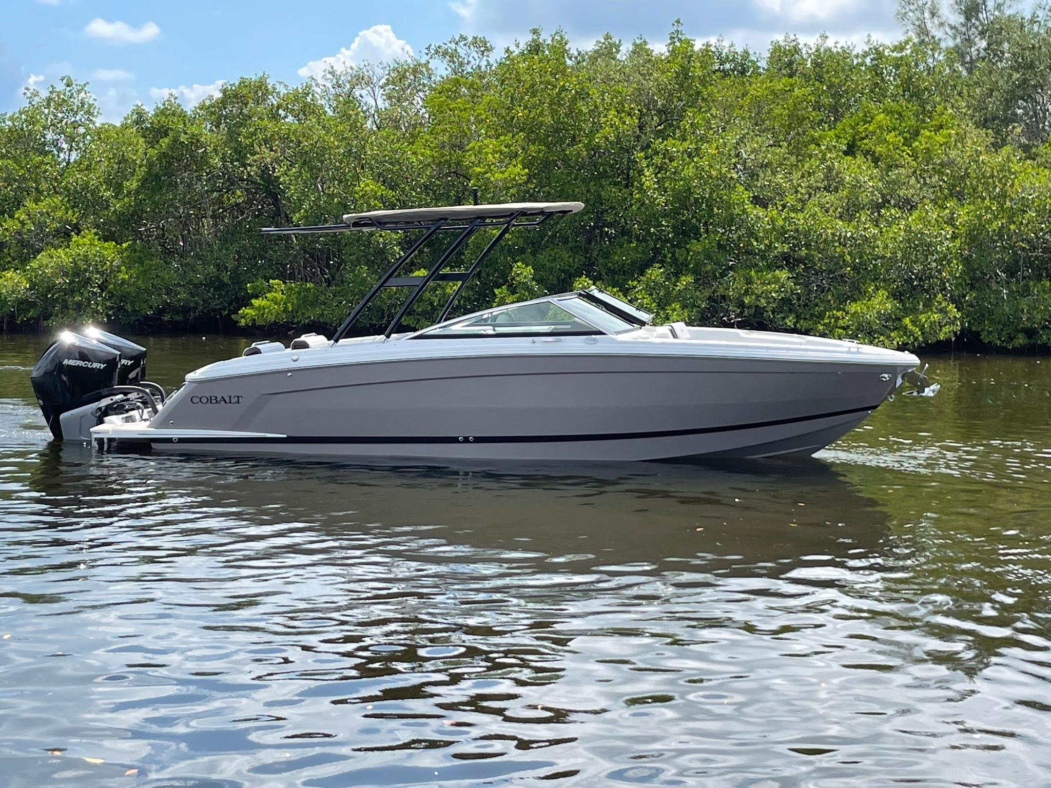 2023 Cobalt R8 Outboard Bowrider for sale - YachtWorld