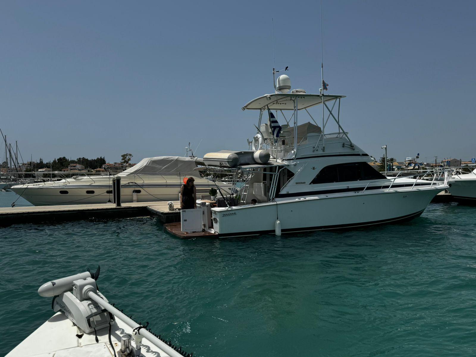 2000 Bertram 36 sf Flybridge for sale - YachtWorld