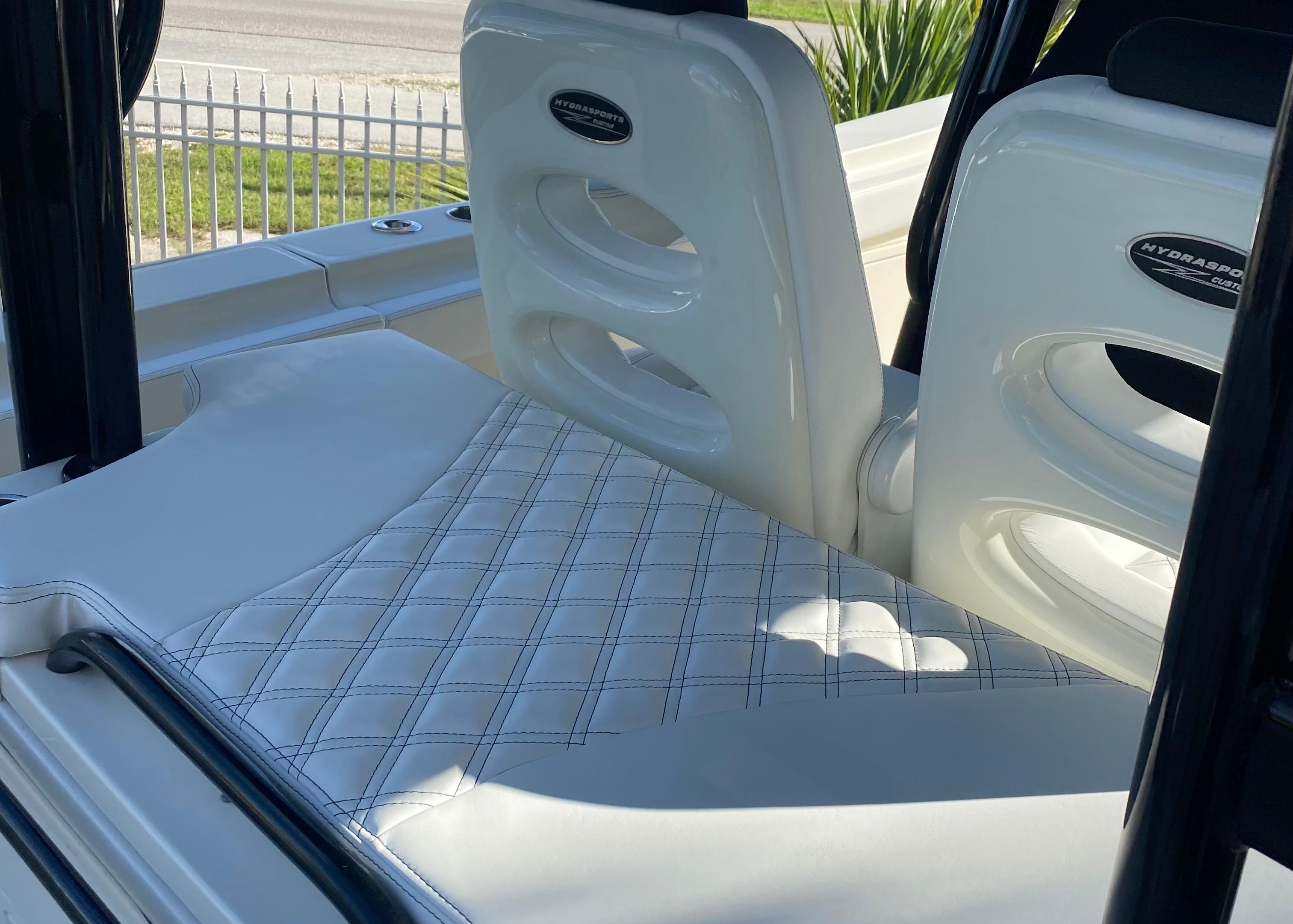 2015 Hydra-Sports 3400 CC Center Console Boote Kaufen - YachtWorld