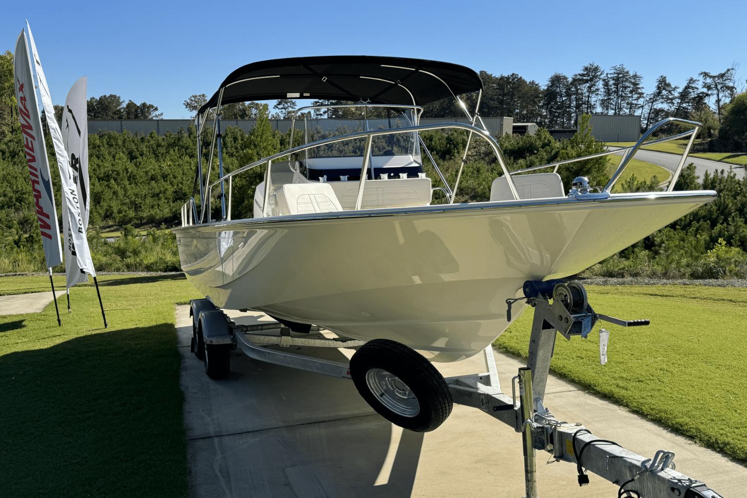 2024 Boston Whaler 210 Montauk Center Console for sale - YachtWorld
