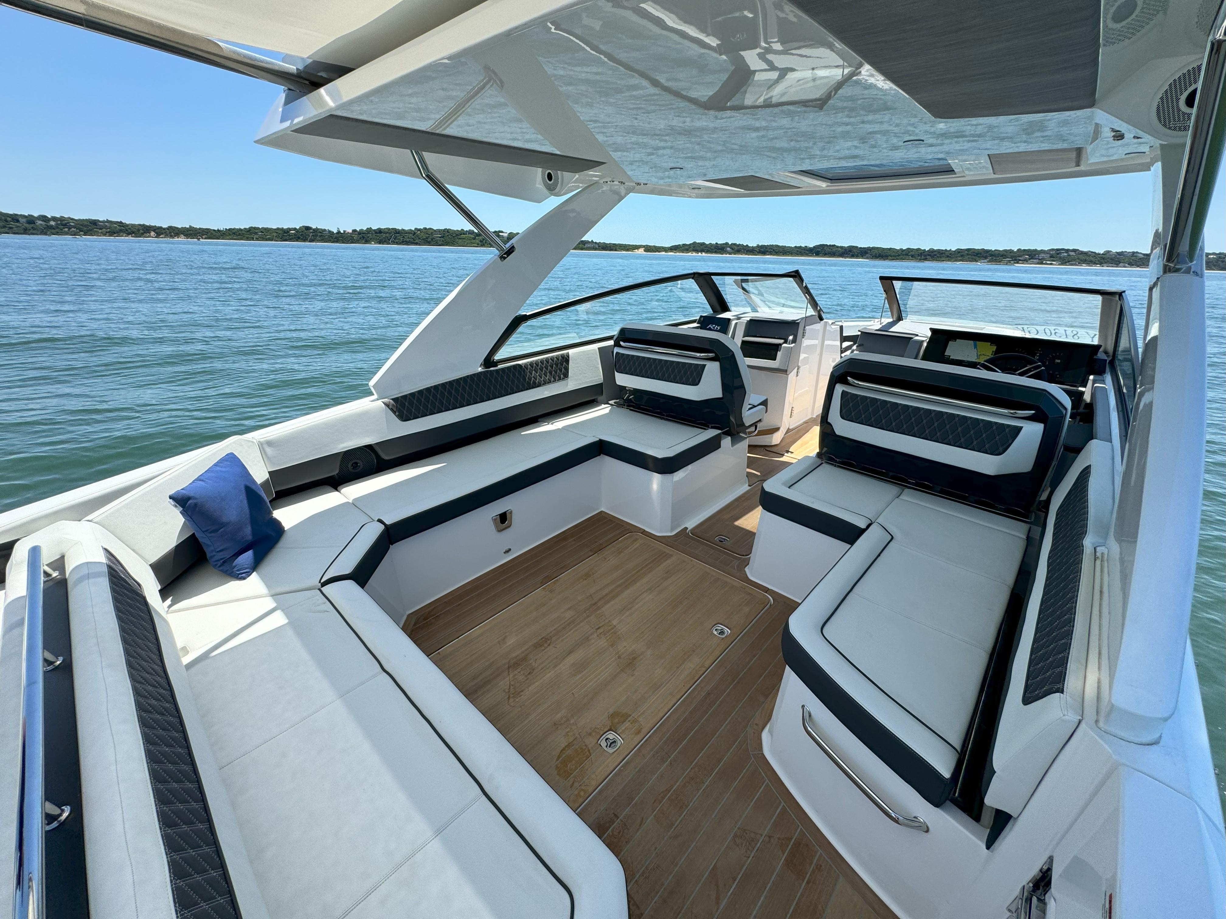 2024 Cobalt R35 Outboard Bowrider for sale - YachtWorld