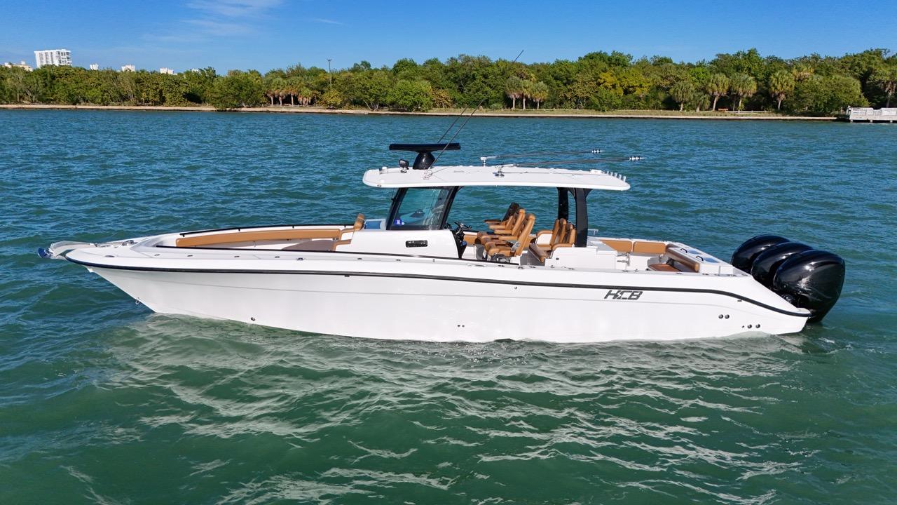 2022 HCB 42 Lujo Center Console for sale - YachtWorld