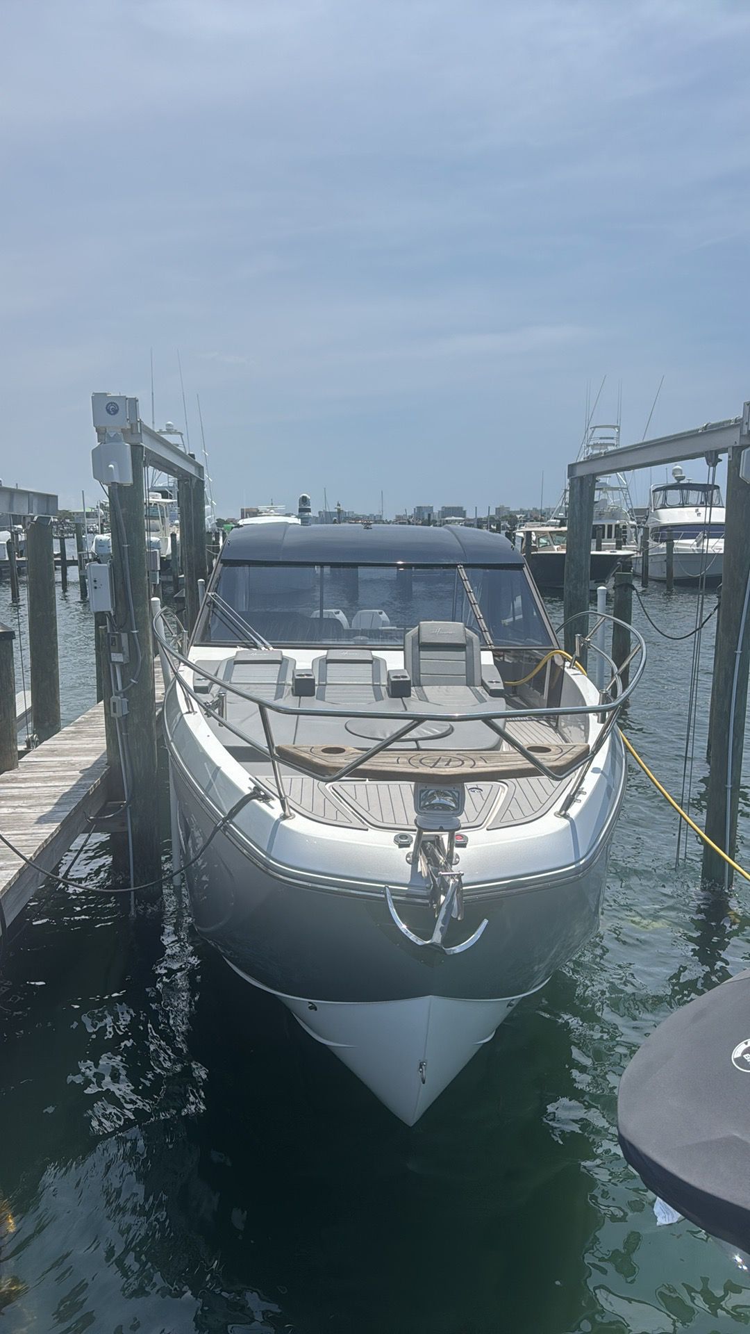 2025 Hanover 387 Express Cruiser for sale - YachtWorld