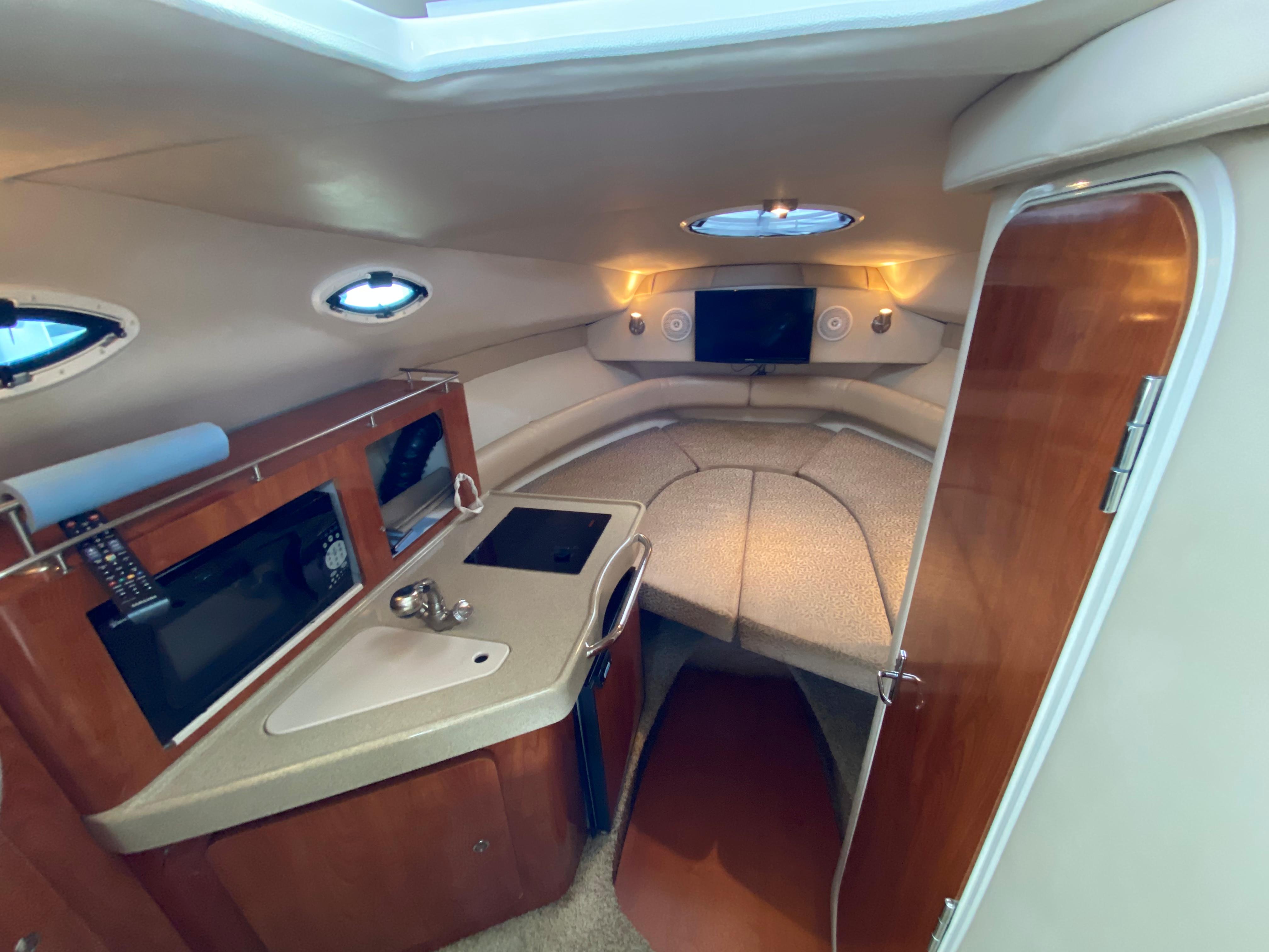 2007 Larson Cabrio 240 Cruiser for sale - YachtWorld