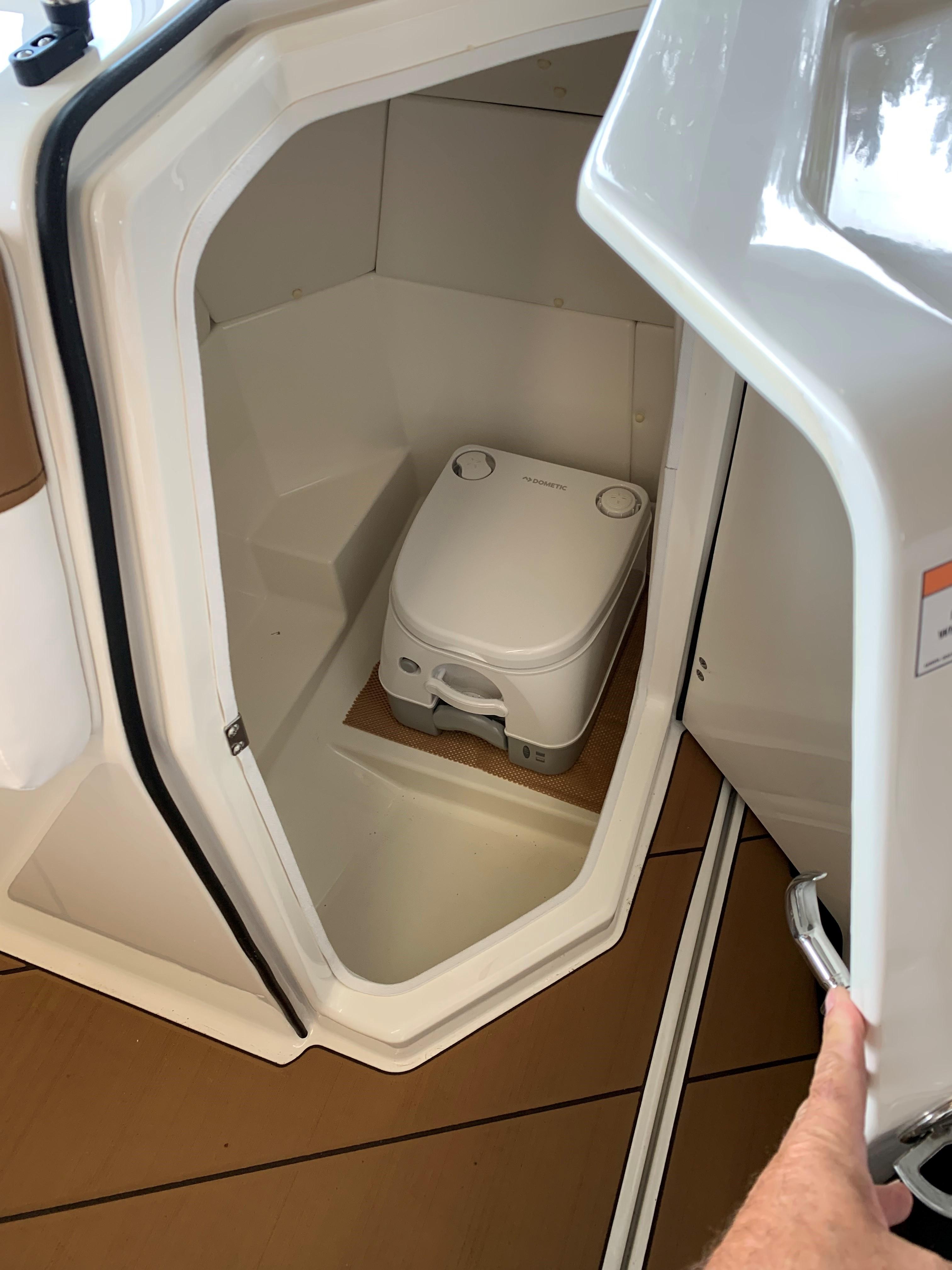 2021 Bayliner DX2250 Deck for sale - YachtWorld