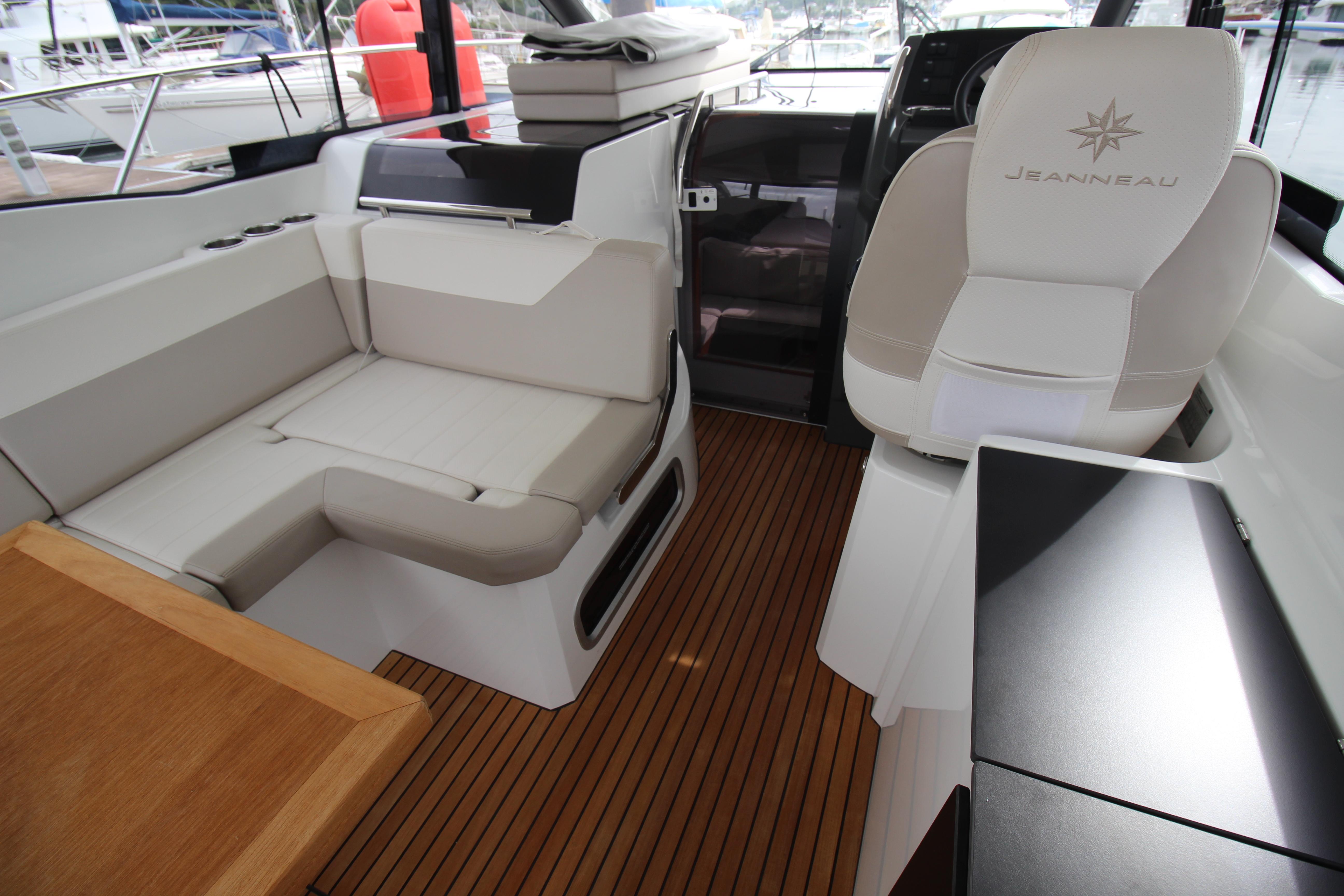 2018 Jeanneau Leader 33 Sports Cruiser for sale - YachtWorld