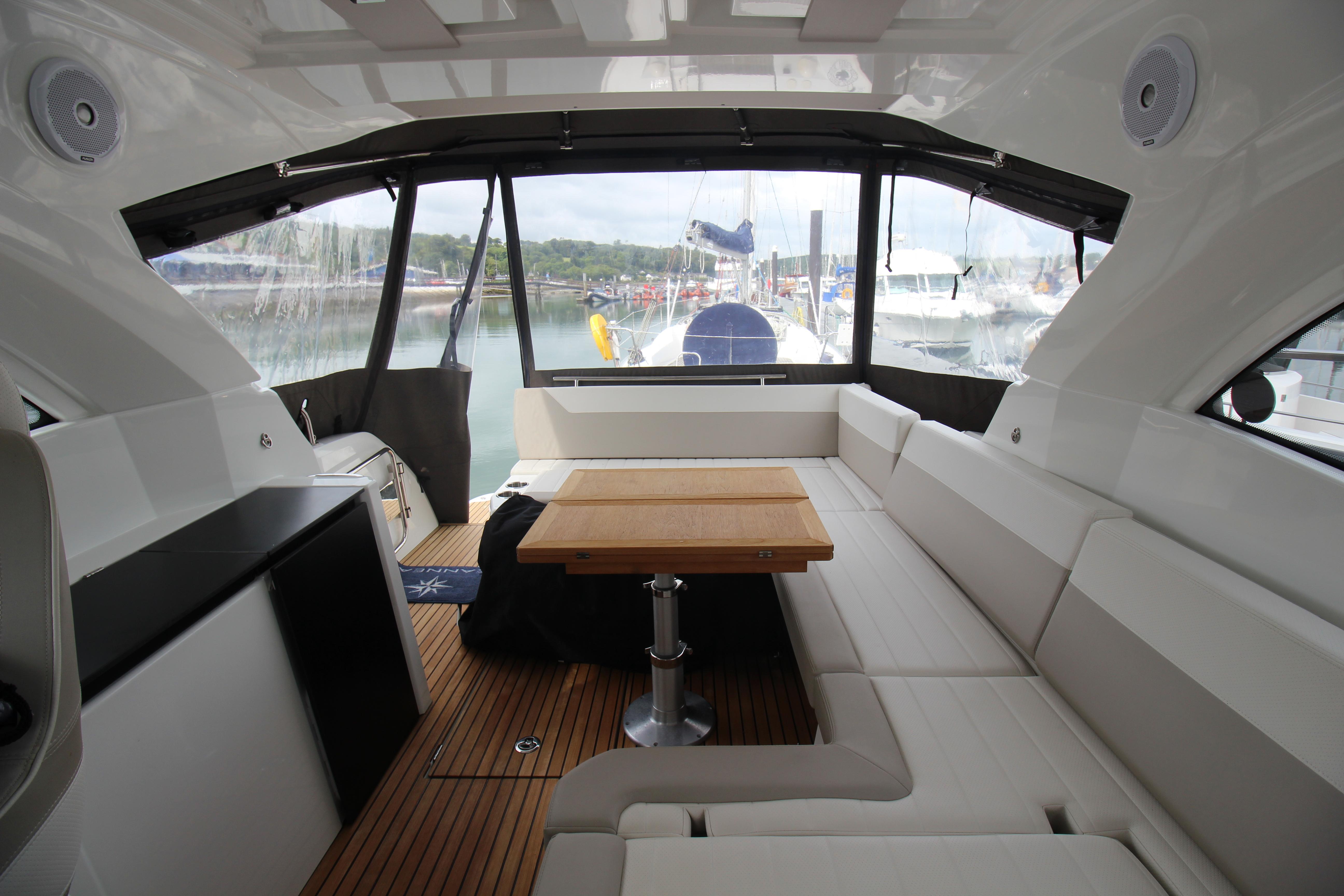 2018 Jeanneau Leader 33 Sports cruiser à vendre - YachtWorld