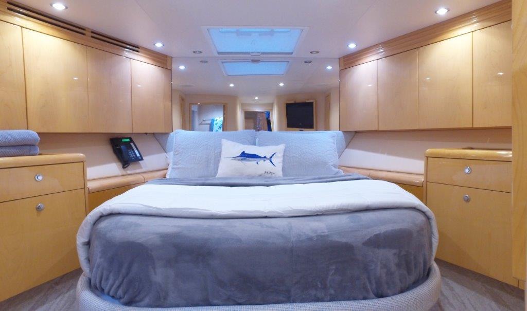 2006 Hatteras Enclosed Bridge Sport Fishing for sale - YachtWorld