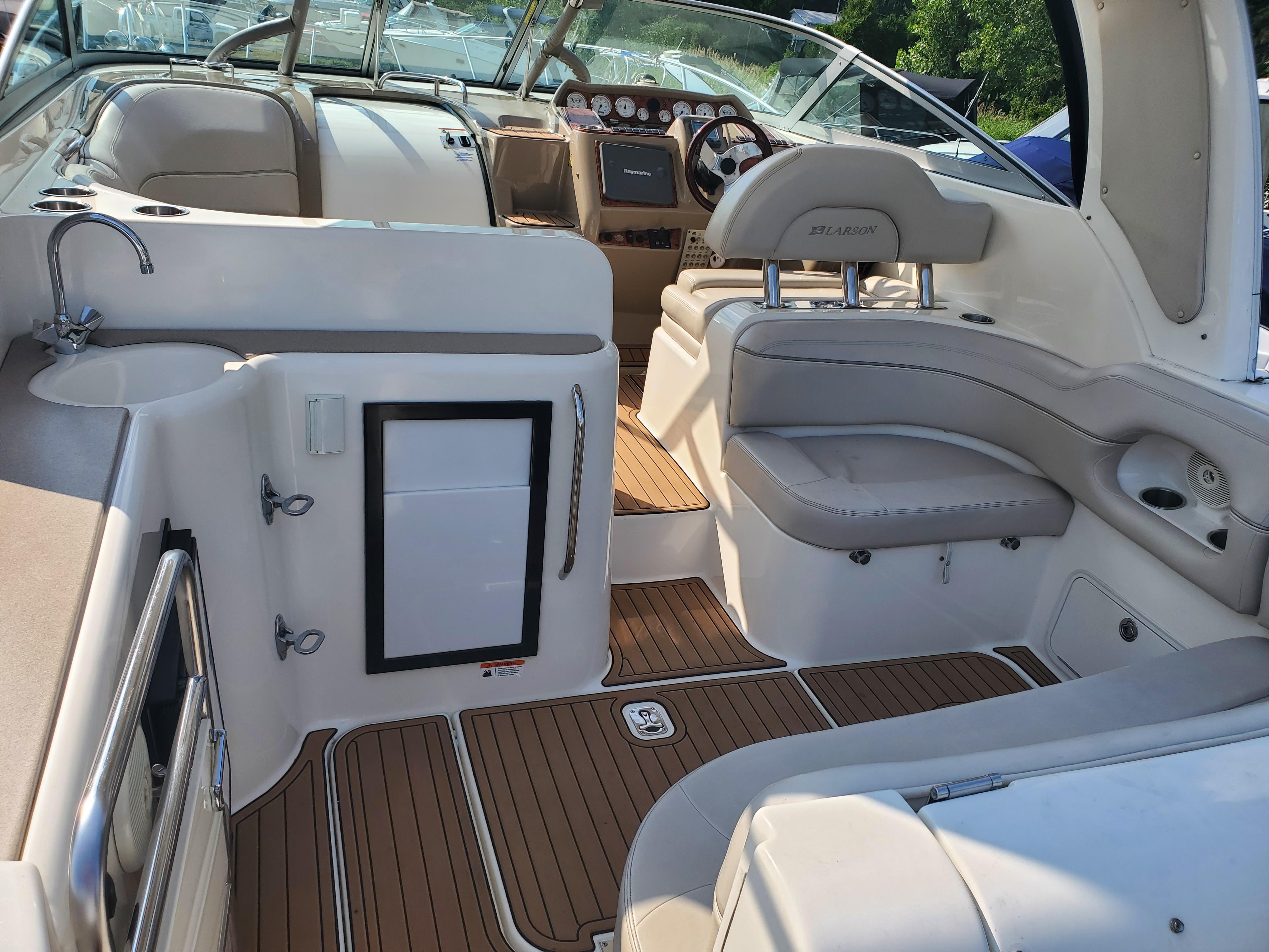 2007 Larson Cabrio 350 Motorcruiser Kaufen - YachtWorld