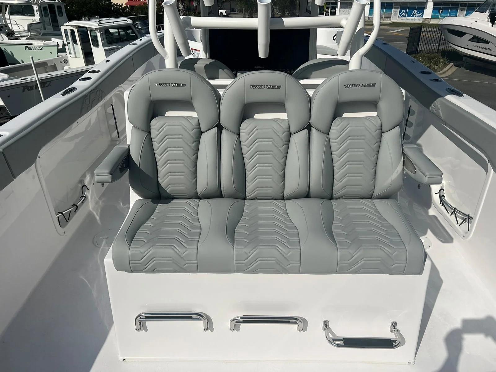 2024 Twin Vee 340 GFX Center Console for sale - YachtWorld