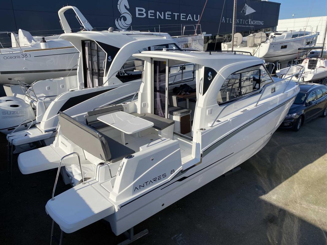 Beneteau Antares 8 OB Neu in Morbihan ( 56 ) - iNautia