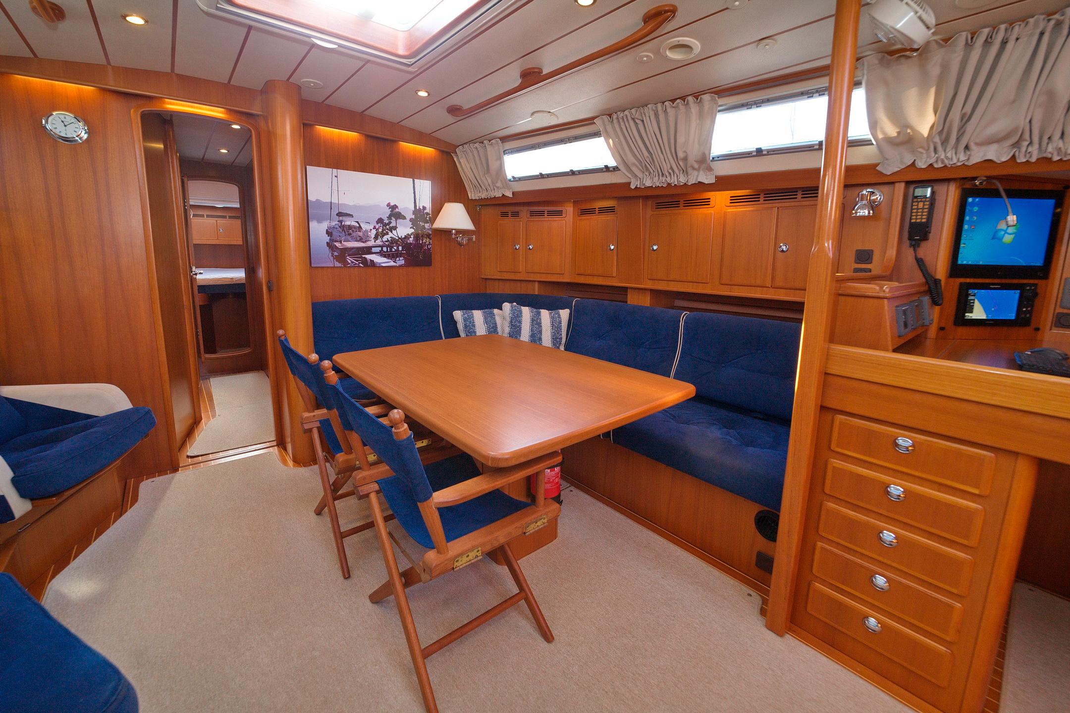 2008 Hallberg-Rassy 54 Center cockpit zeilboten te koop- YachtWorld