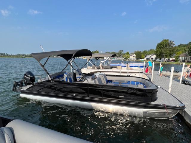 2023 Bennington 25 L BOWRIDER SWINGBACK Pontoon for sale - YachtWorld