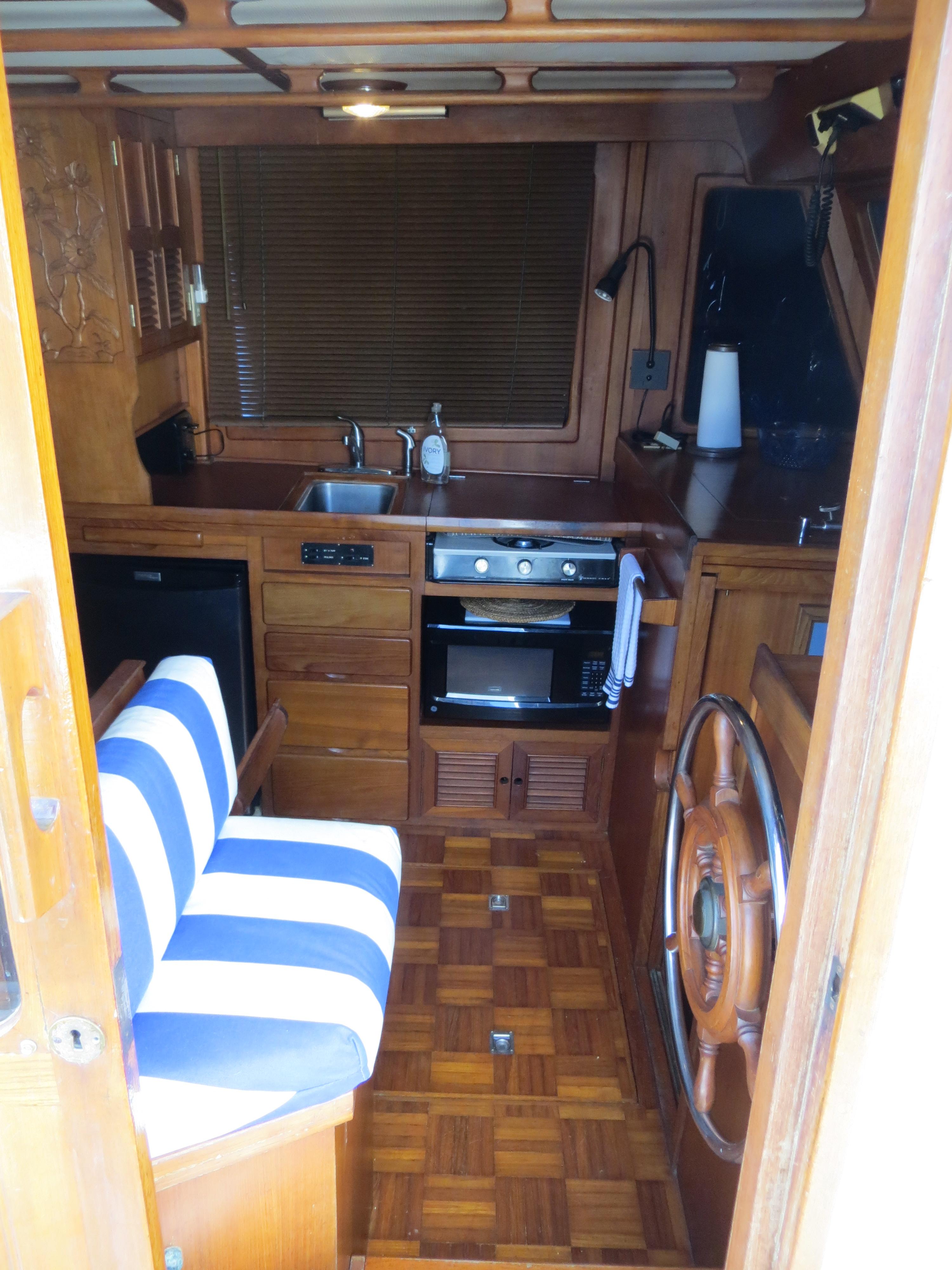 1984 CHB 34 DOUBLE CABIN Trawler for sale - YachtWorld