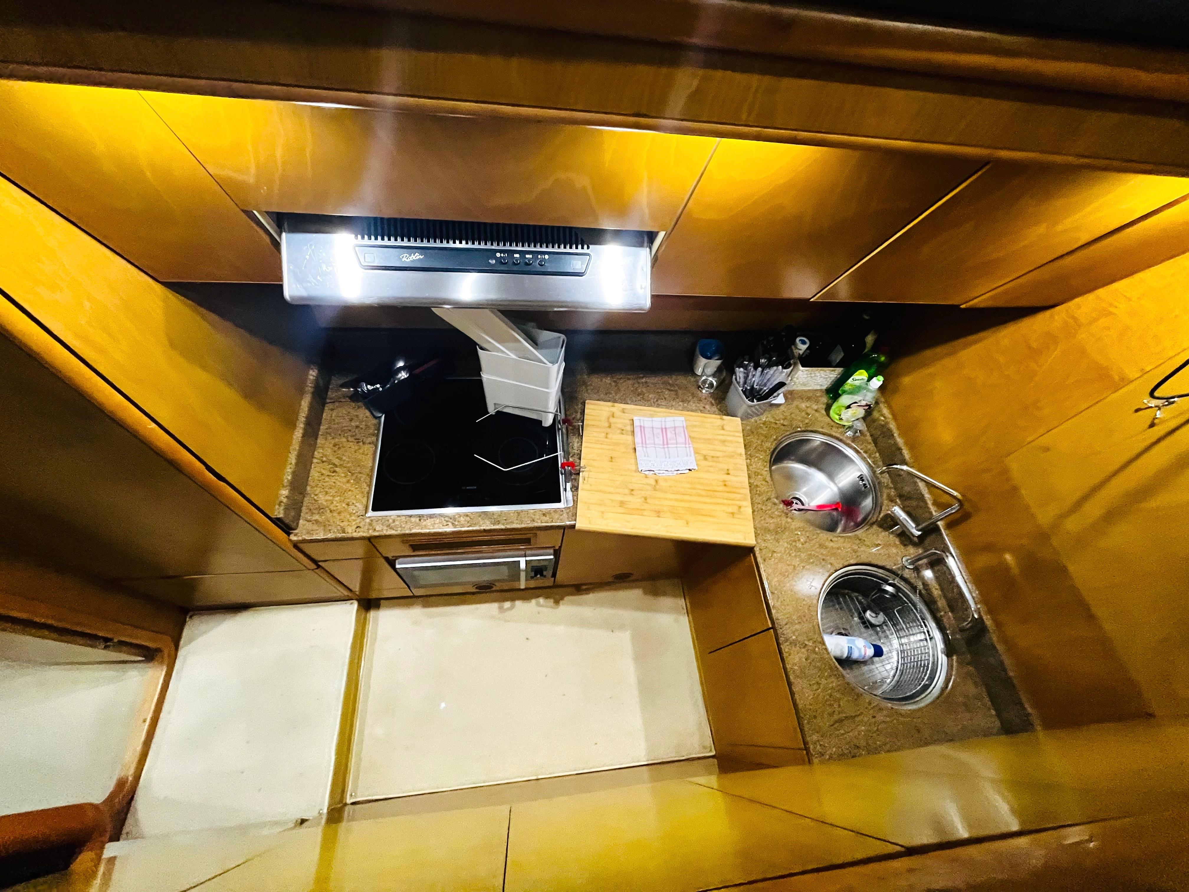 1992 Ferretti Yachts 54 FLY Flybridge for sale - YachtWorld