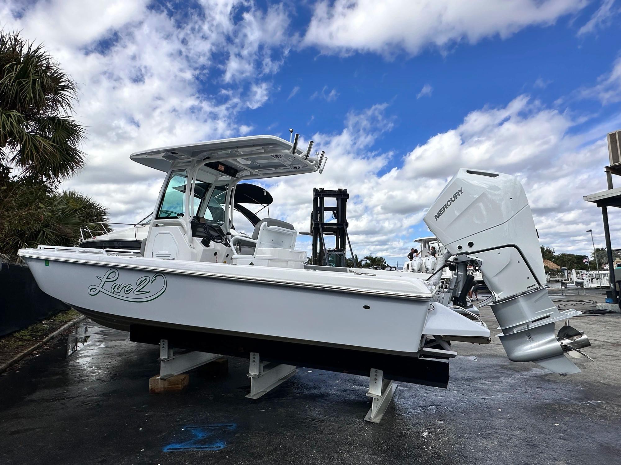 2024 Everglades 253 CC Center Console for sale - YachtWorld