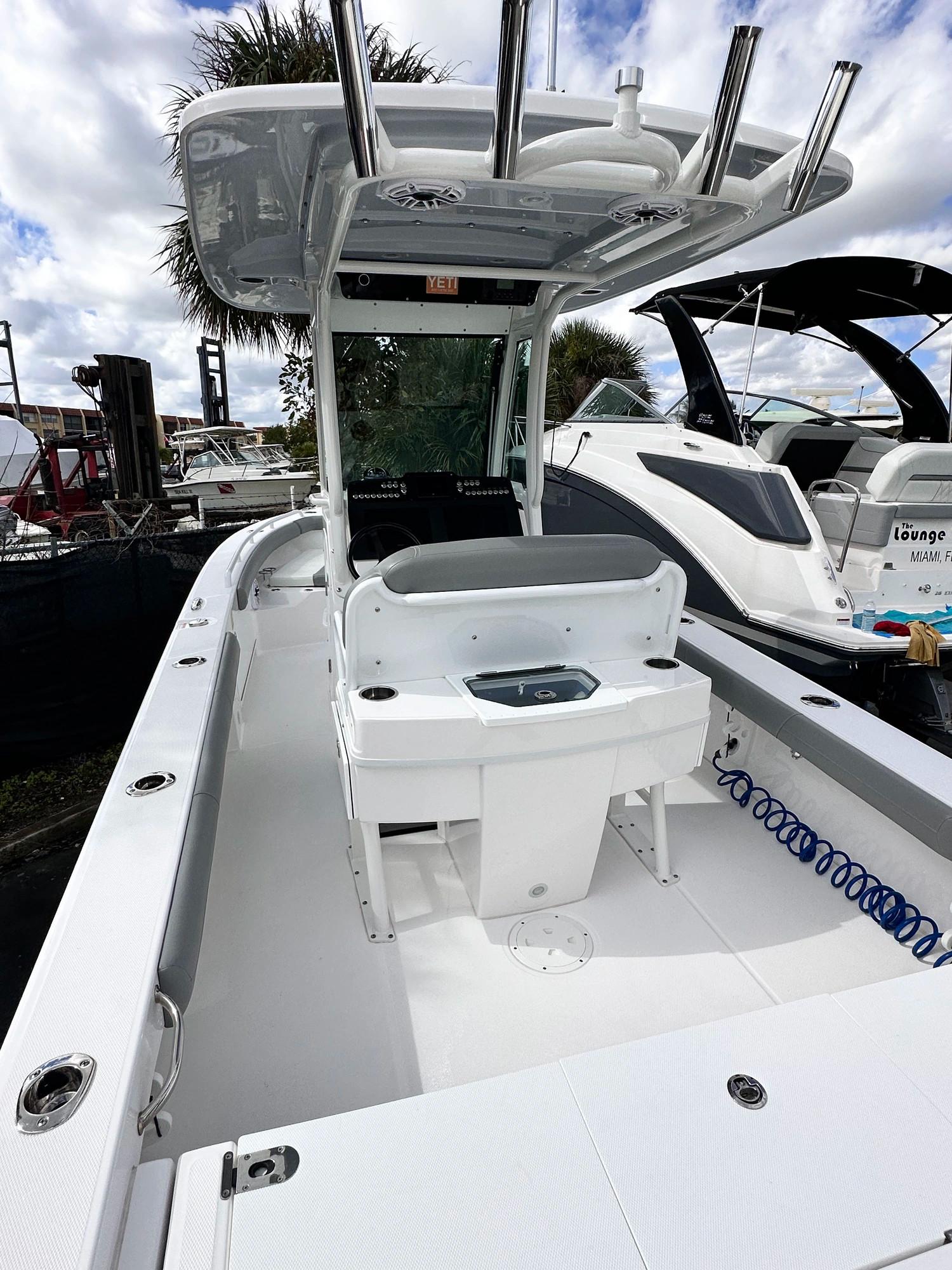 2024 Everglades 253 CC Center Console for sale - YachtWorld