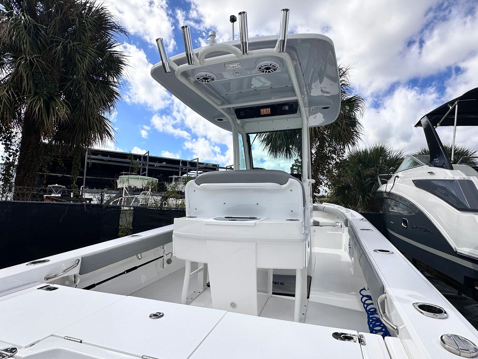 2024 Everglades 253 CC Center Console for sale - YachtWorld