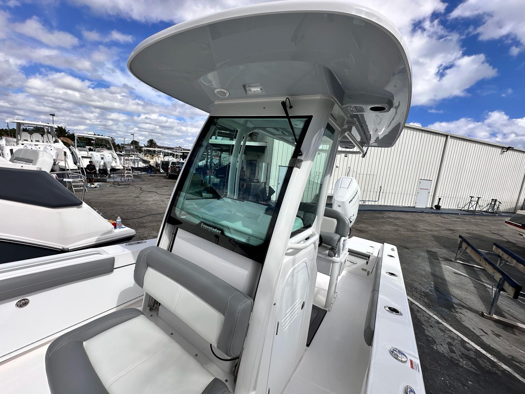 2024 Everglades 253 CC Center Console for sale - YachtWorld