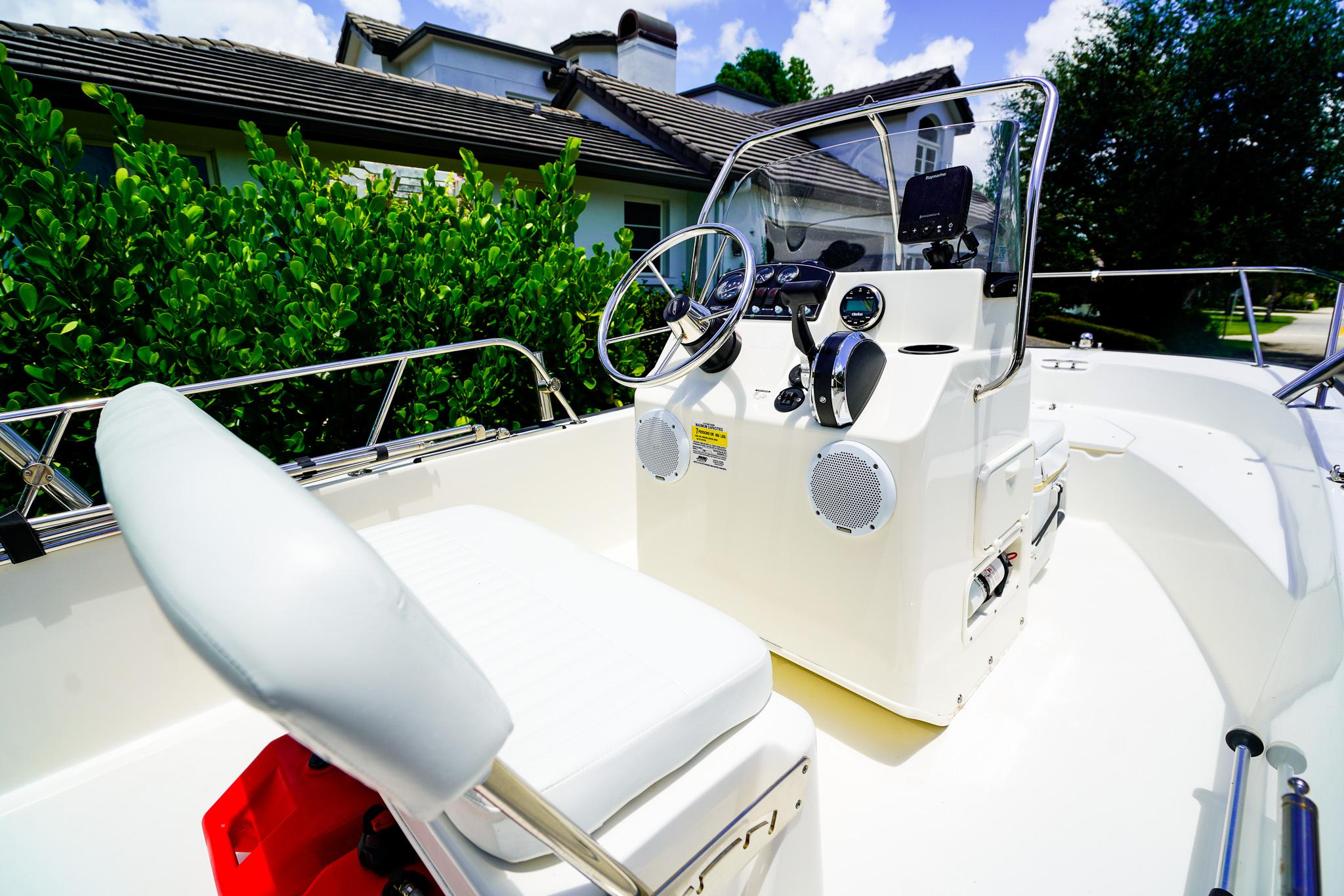 2016 Boston Whaler 170 Montauk Bateaux à console centrale à vendre ...
