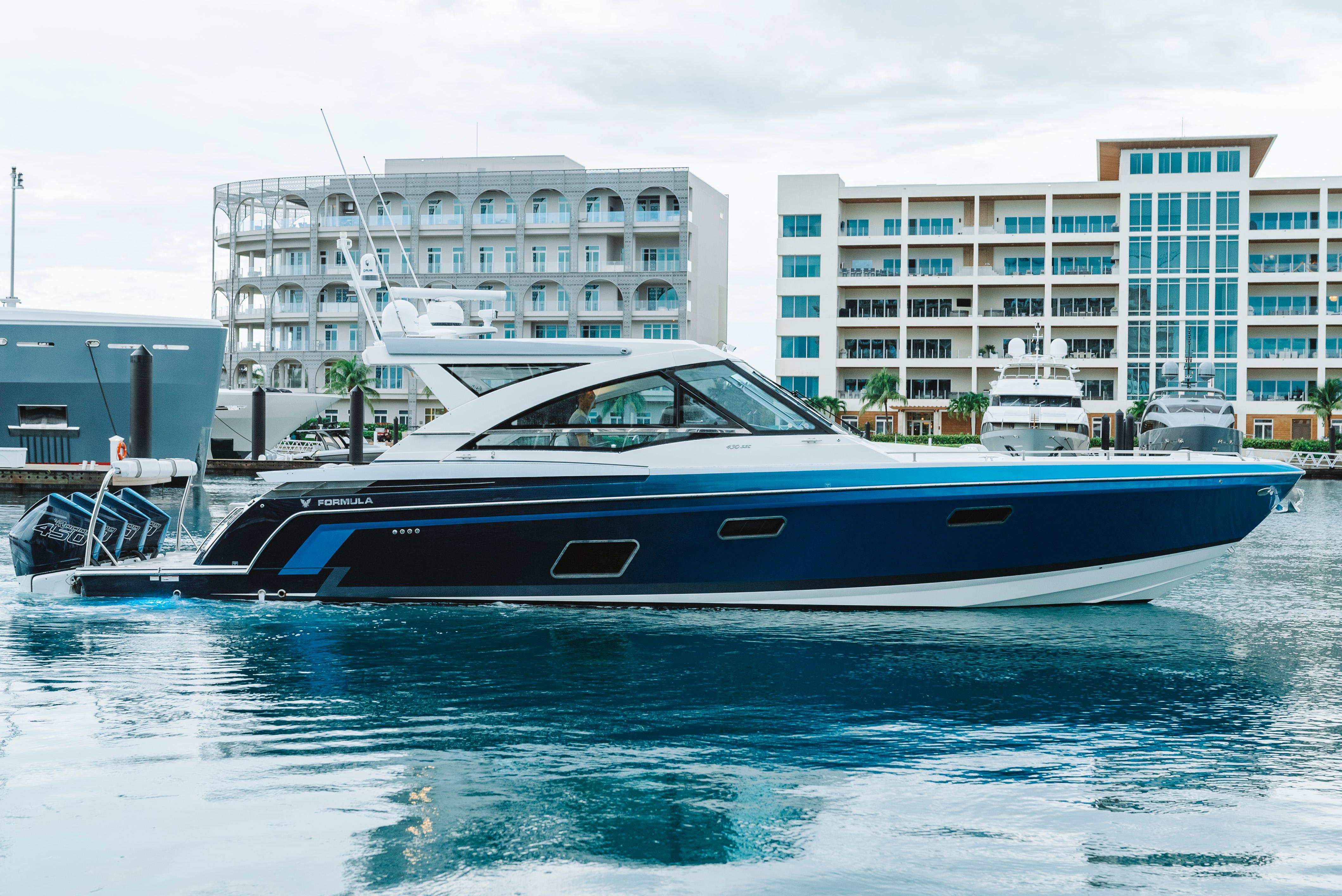 2020 Formula 430 Super Sport Crossover Motorcruiser Kaufen - YachtWorld