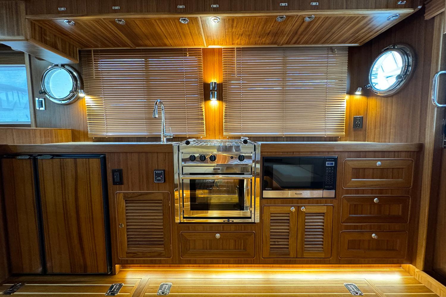 2025 Helmsman Trawlers 38 Sedan Trawler for sale - YachtWorld