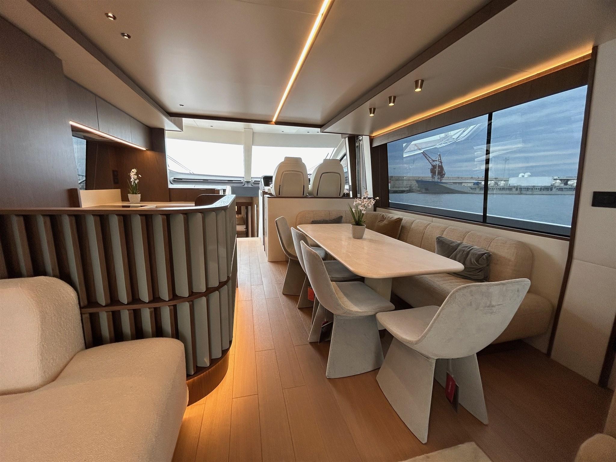 Ocasión 2024 Azimut 72 - Frosinone | TopBarcos.com