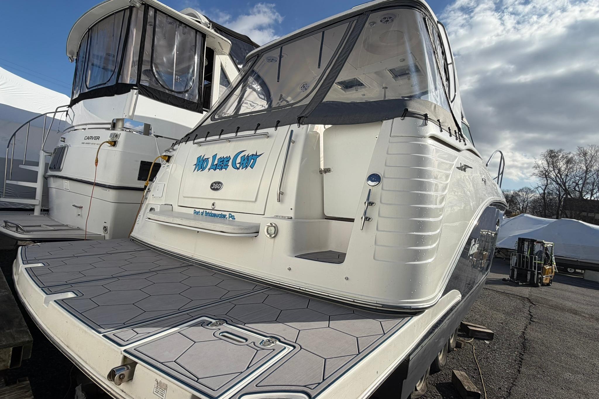 2007 Rinker 370 Express Cruiser Hard Top Motorcruiser Kaufen - YachtWorld