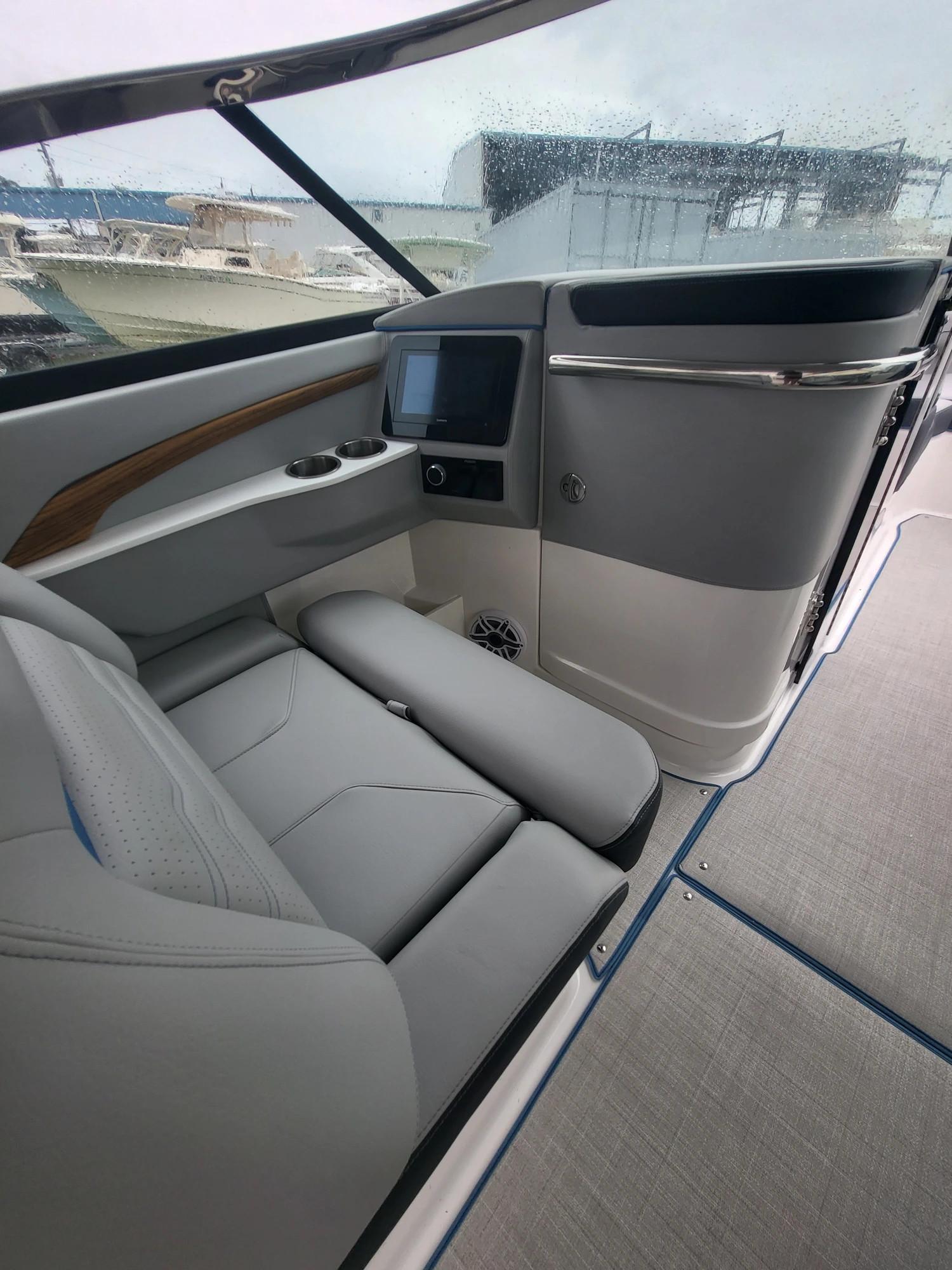 2024 Regal LX9 Bowrider for sale - YachtWorld