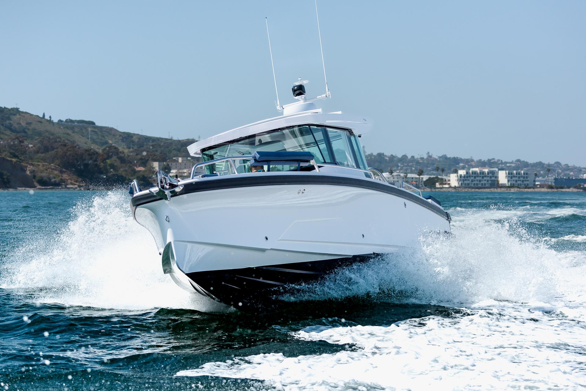 2025 Axopar 29XC Cross Cabin Aft Cabin Cruiser for sale - YachtWorld