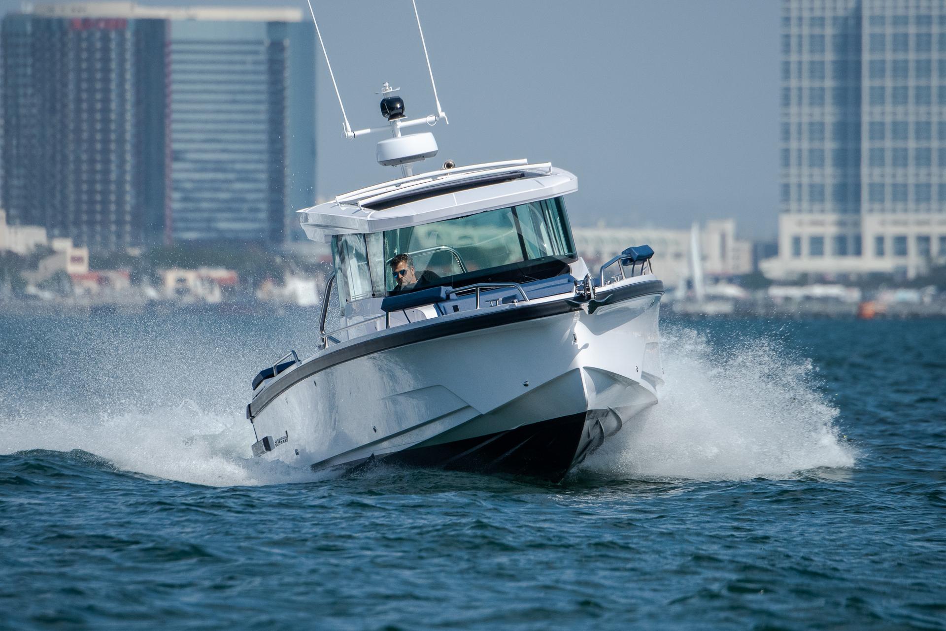 2025 Axopar 29XC Cross Cabin Aft Cabin Cruiser for sale - YachtWorld