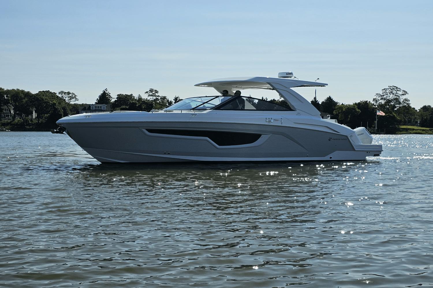 2024 Cruisers Yachts 34 GLS Outboard Cruiser for sale - YachtWorld