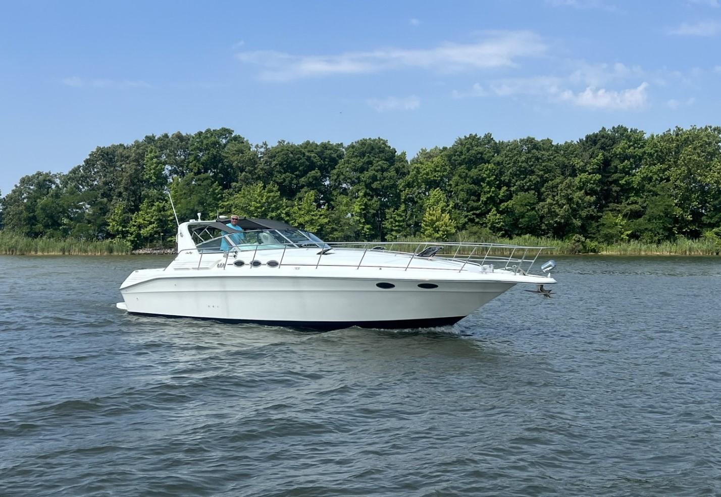 Used Sea Ray 400 Express Cruiser in Maryland - iNautia