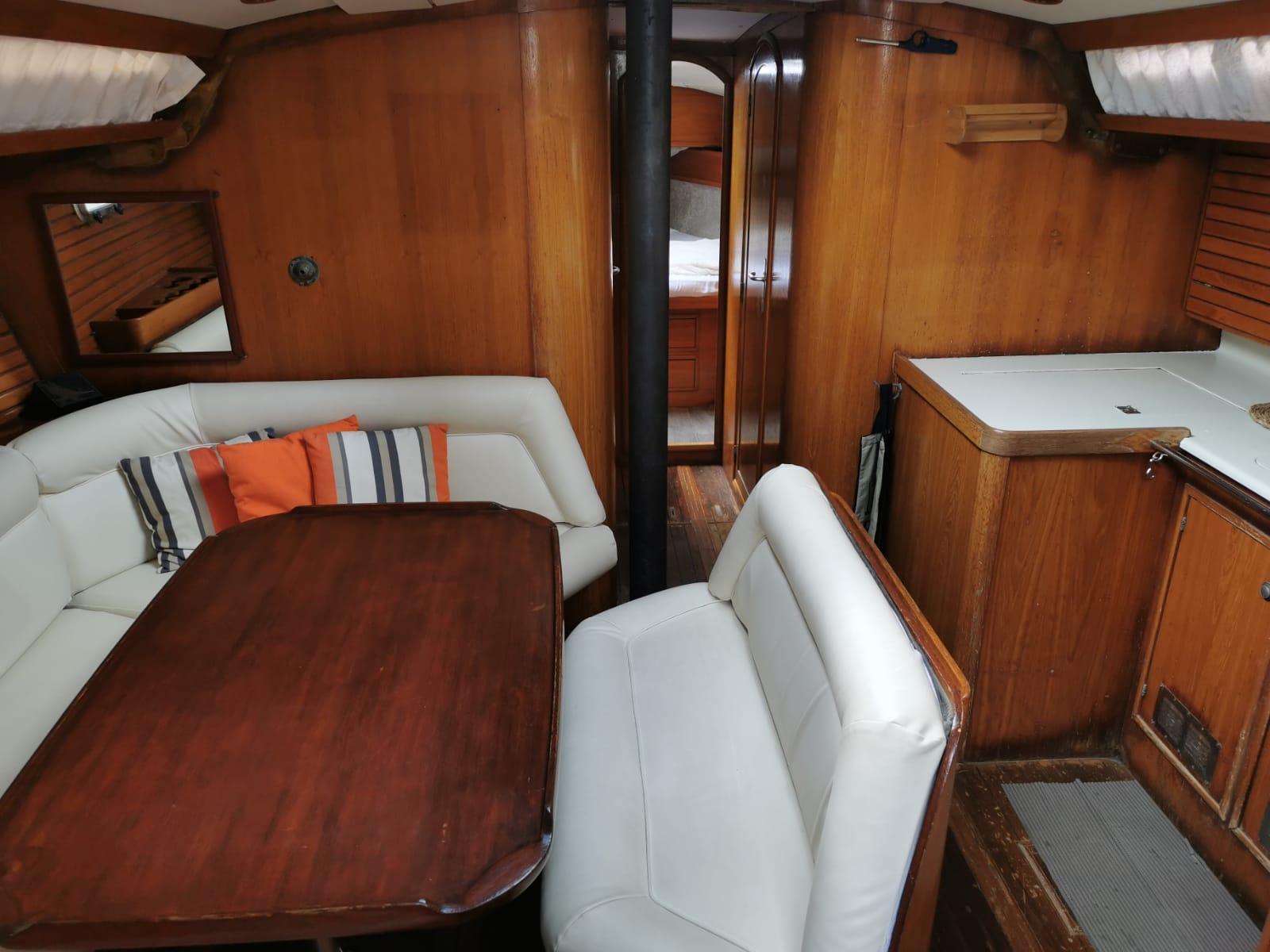 1990 Jeanneau Sun Magic 44 Sloop for sale - YachtWorld