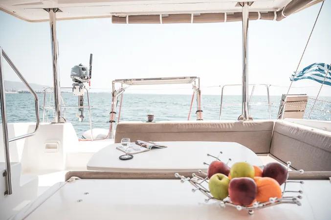 2015 Lagoon 421 Catamaran for sale - YachtWorld