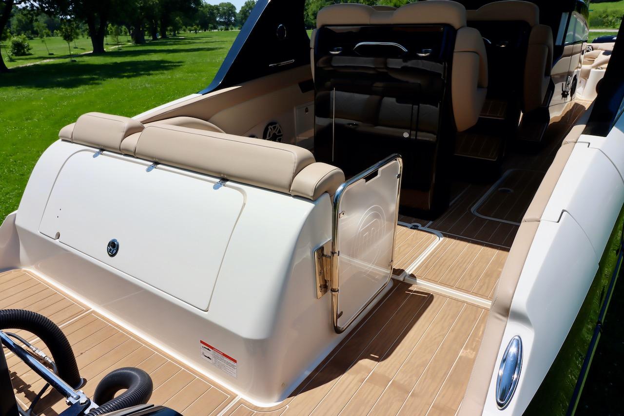 2021 Mystic Powerboats 38 Mystic Powerboats M3800 Centre Console for ...