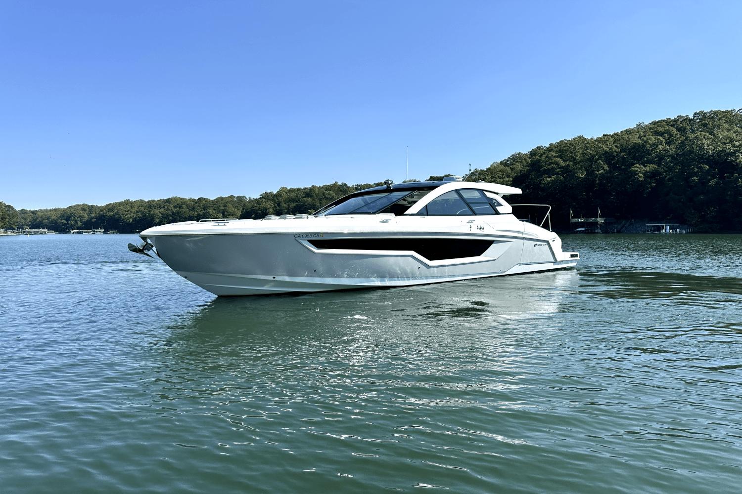 2024 Cruisers Yachts 50 GLS Outboard Cruiser for sale - YachtWorld
